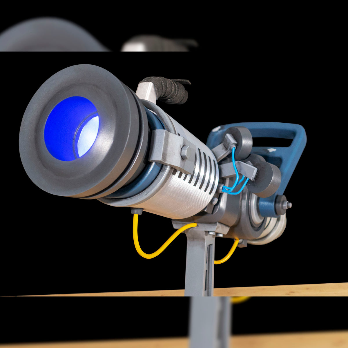 TF2 Quick-Fix | Team Fortress 2 Cosplay Prop – Arkan Cosplay